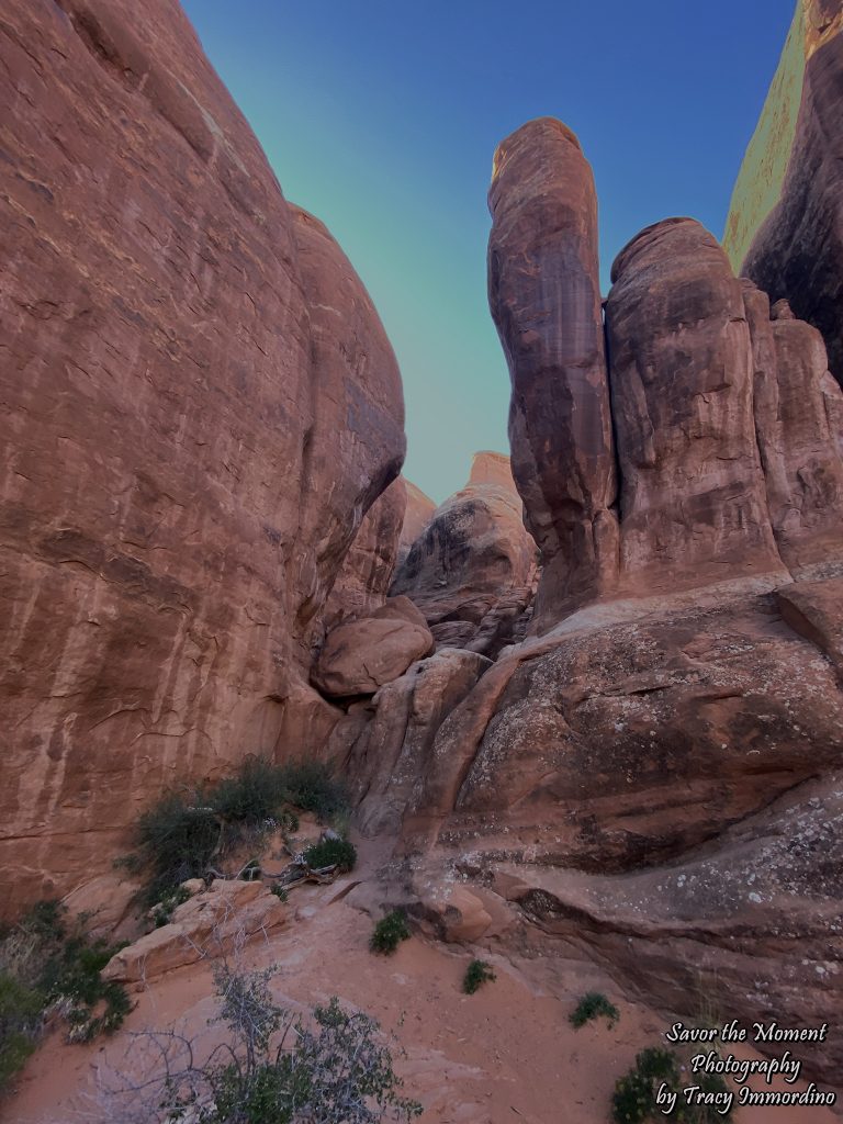 Hiking Sand Dune Arch and Broken Arch Trail - Savor the Moment Photography